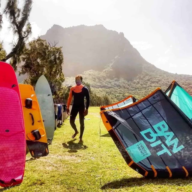 Kitesurfing in Le Morne, Mauritius - Kitespot guide & map // Kiterr.com